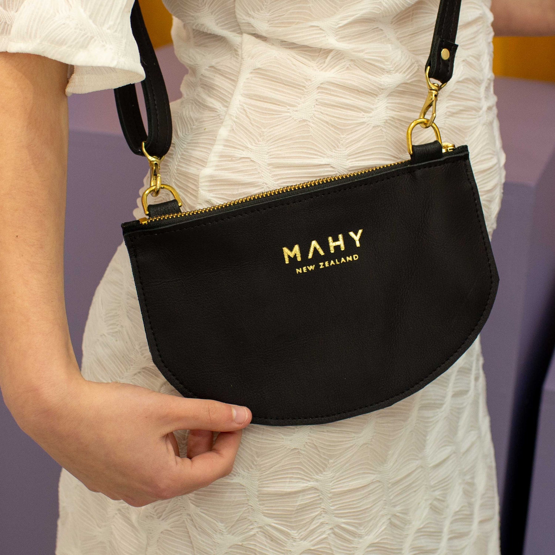 ESSENTIAL Collection – Mahy