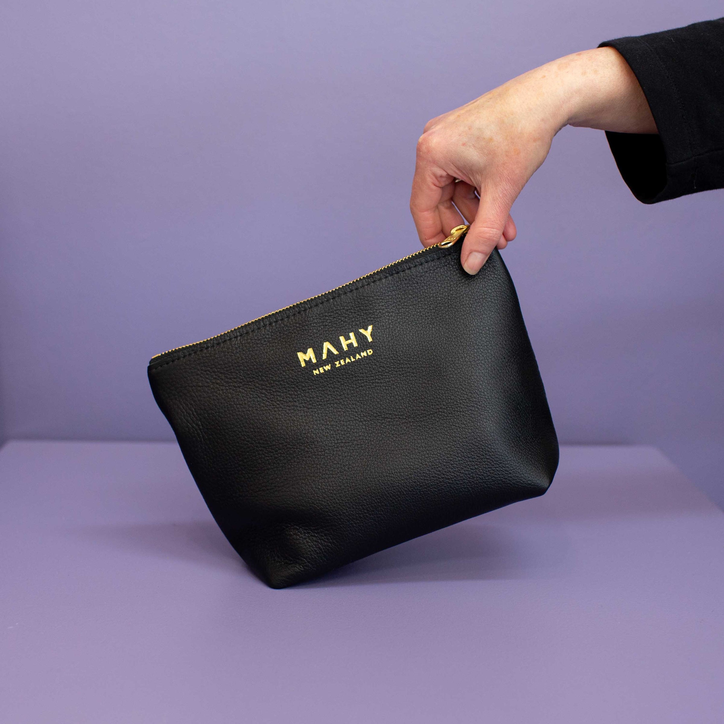 ESSENTIAL Collection – Mahy