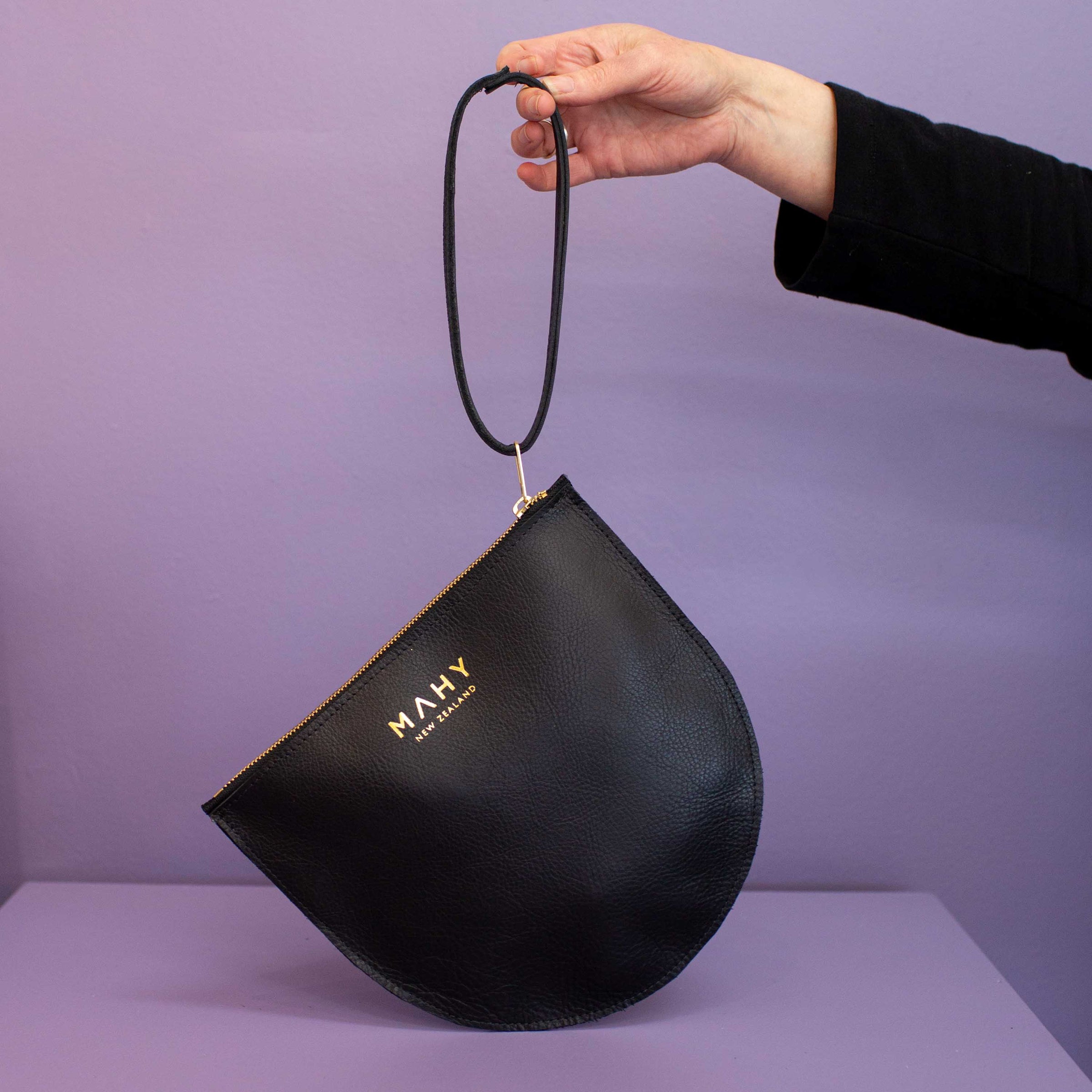 ESSENTIAL Collection – Mahy